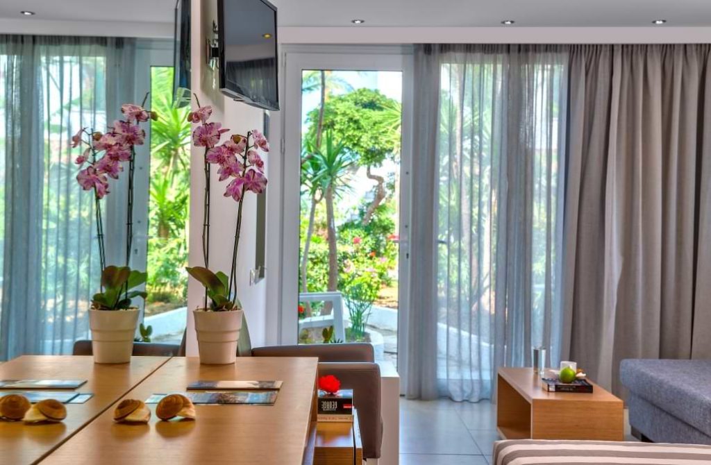 Happy Days Hotel Kavros Crete Greece – Welcome to Happy Days Hotel